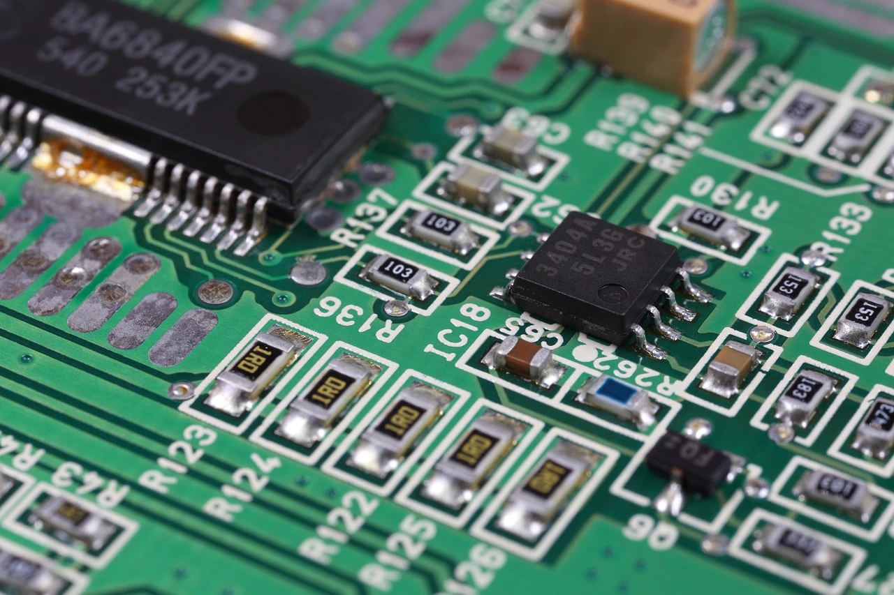 5 Budget-Friendly Methods of Powering a Microcontroller - Quarktwin Electronic Parts