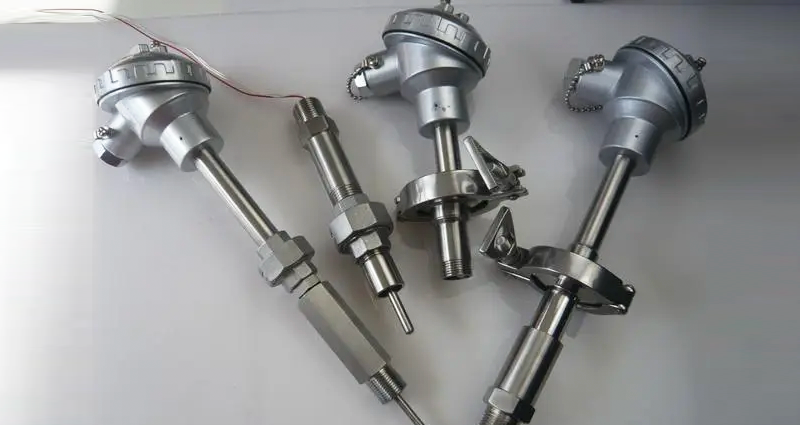 Features and working principle of integrated thermocouple - Quarktwin ...